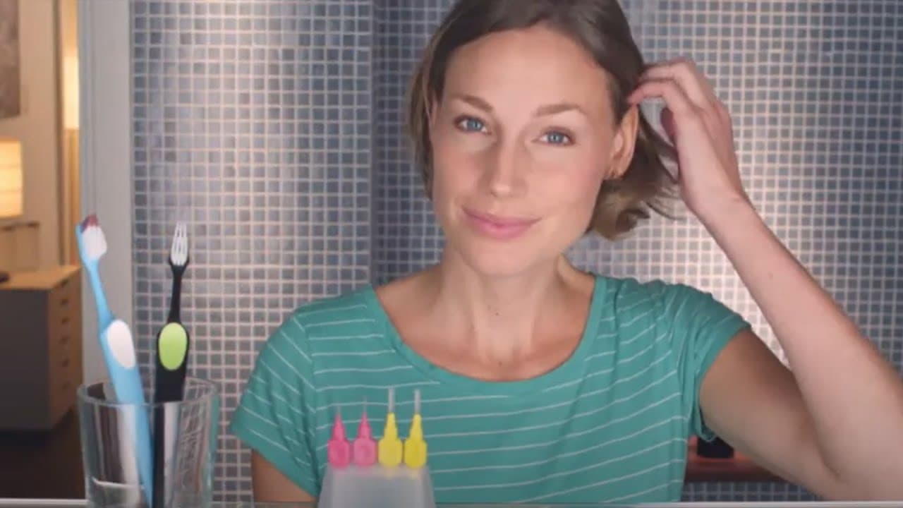 Comment utiliser les brossettes interdentaires